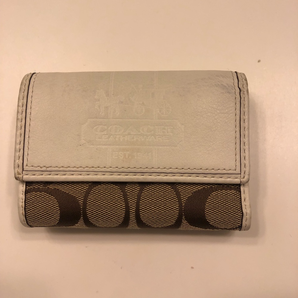 Coach White And Classic Monogram Wallet - Gem